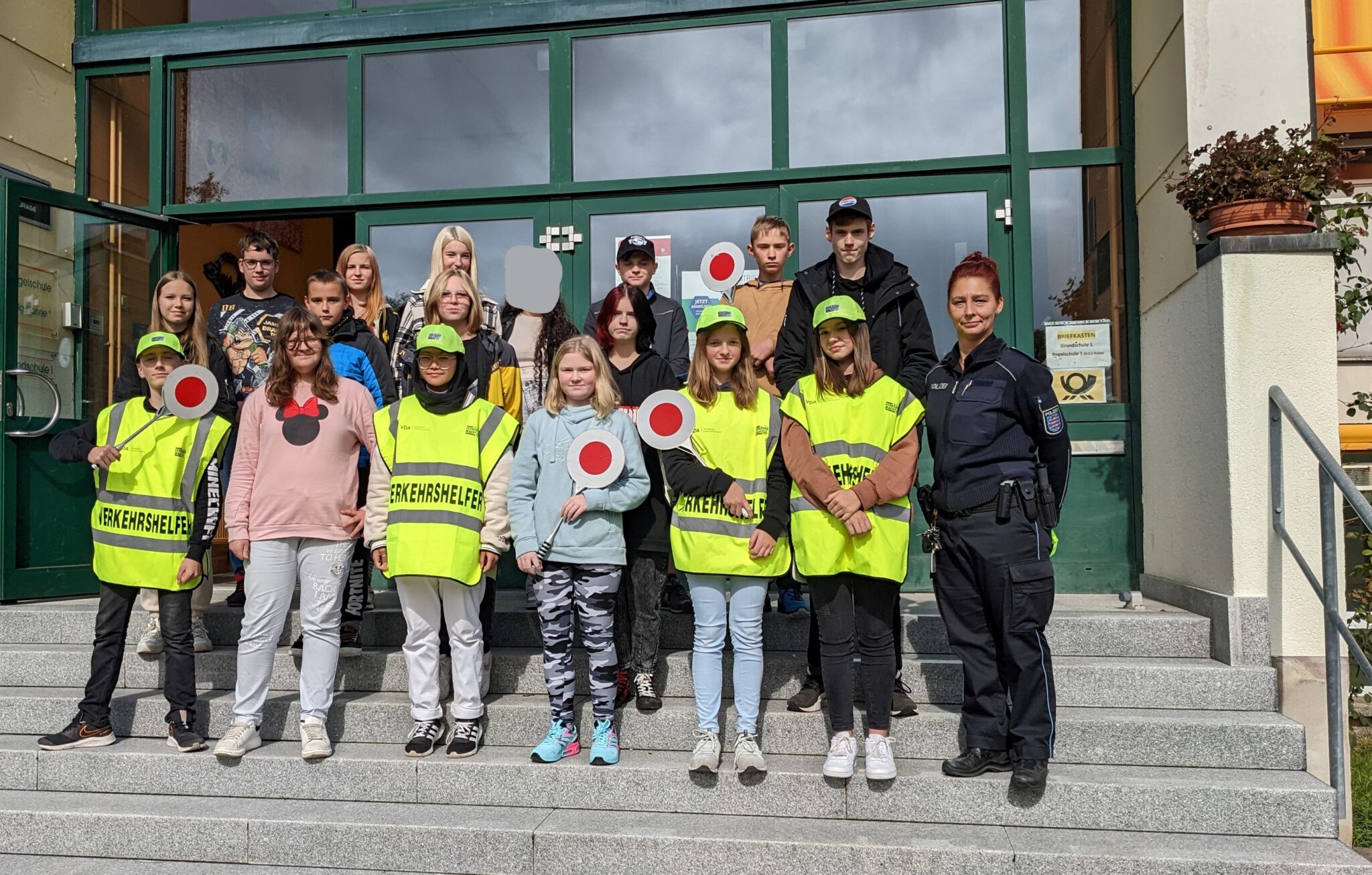 Unsere neuen Schülerlotsen – Staatliche Regelschule "Dr. Carl Ludwig Nonne"